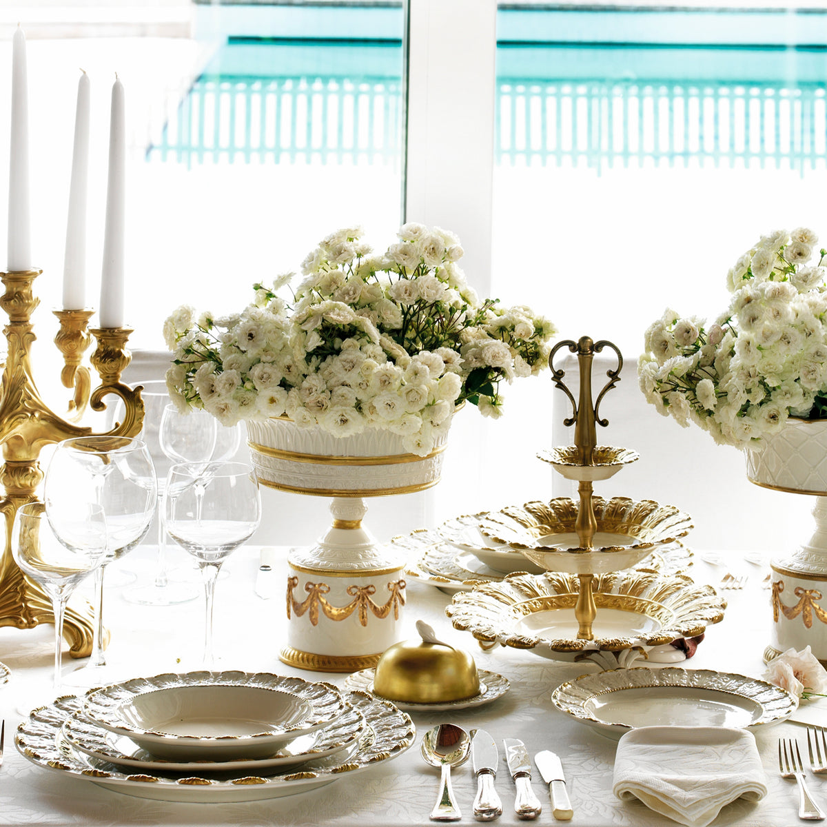 Queen Elizabeth Dining Set - White & Gold VILLARI